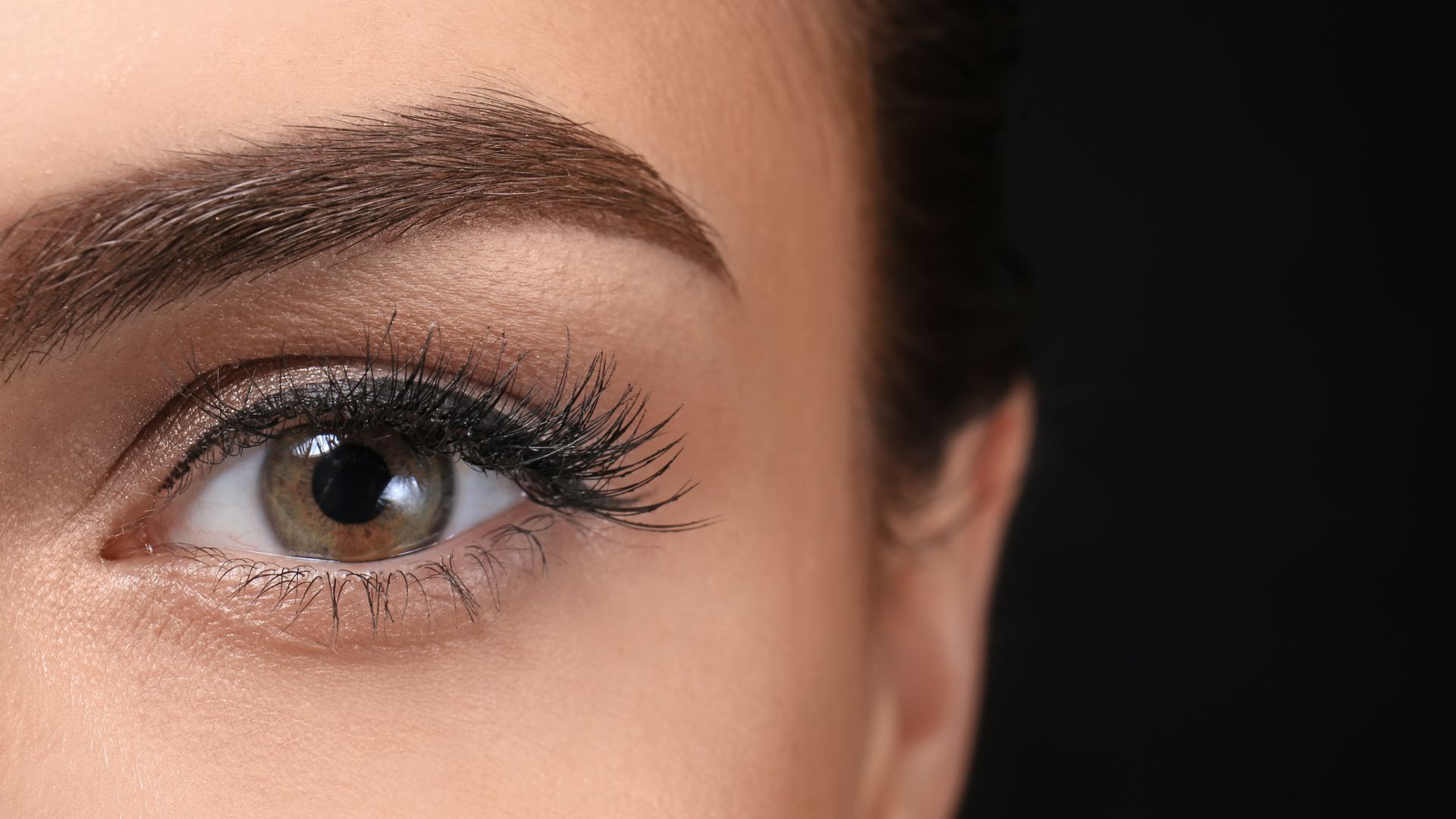 Eyebrow Lift in Dubai | Get the Boost You Need - Ecla